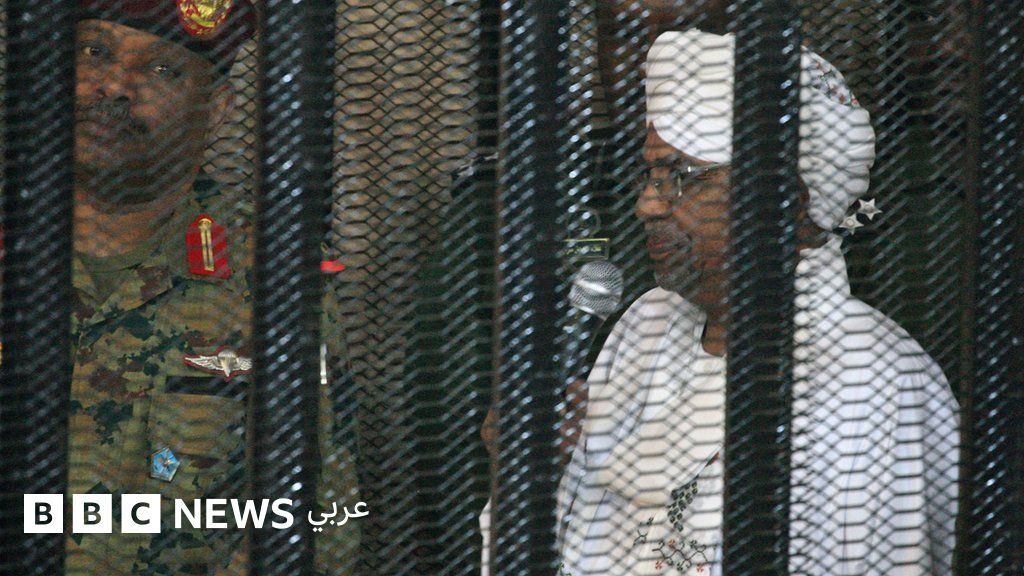 اشتباكات السودان الجيش يوضّح مكان احتجاز البشير بعد فرار سجناء من سجن