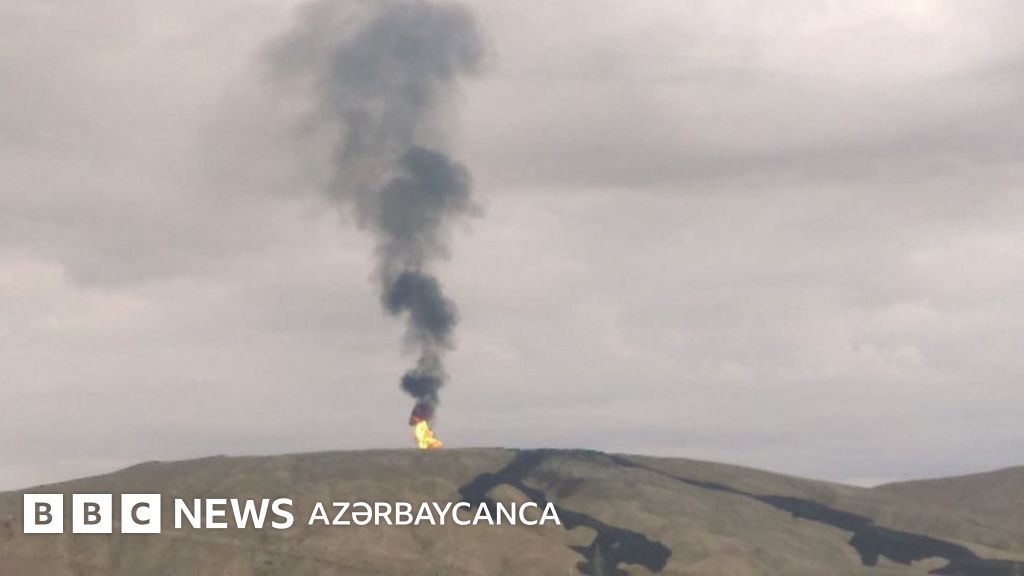 Bakı: Dünyanın ikinci ən böyük palçıq vulkanı püskürüb - BBC News ...