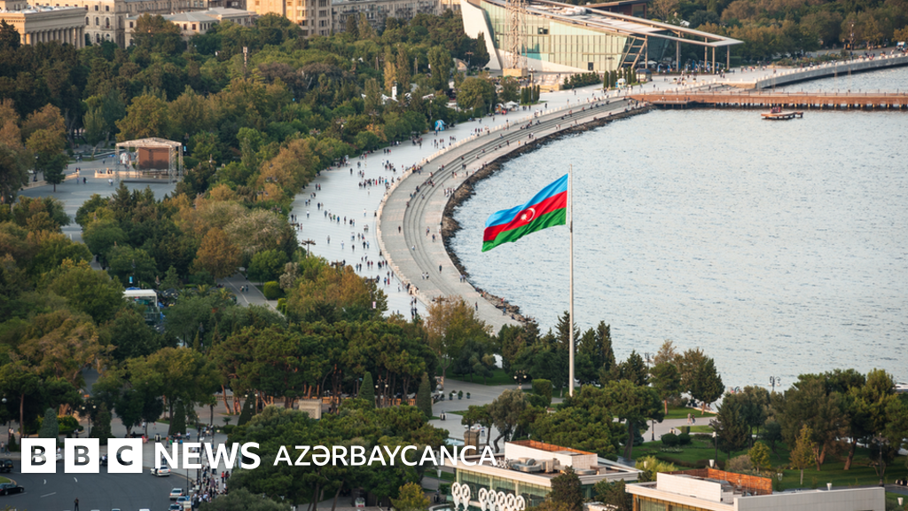Azərbaycanda Dövlət Bayrağı Günü qeyd olunur - BBC News Azərbaycanca