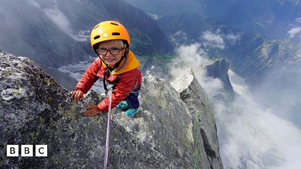 Meet the record-breaking mountain climbers! - BBC Newsround