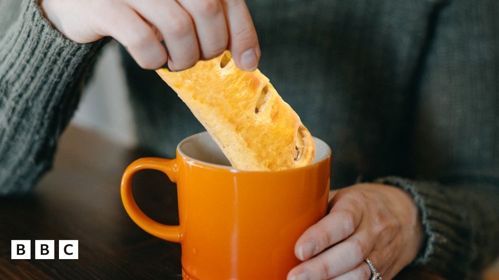 Weird food combos: Sausage rolls dipped in tea - BBC Newsround