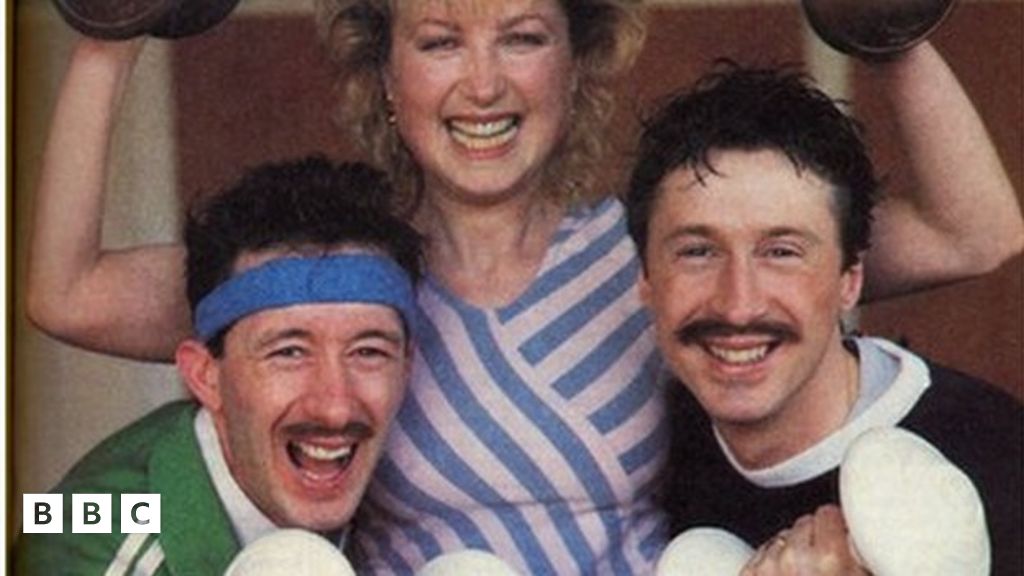 Cloriau Sbec yn procio'r cof am hen raglenni S4C - BBC Cymru Fyw