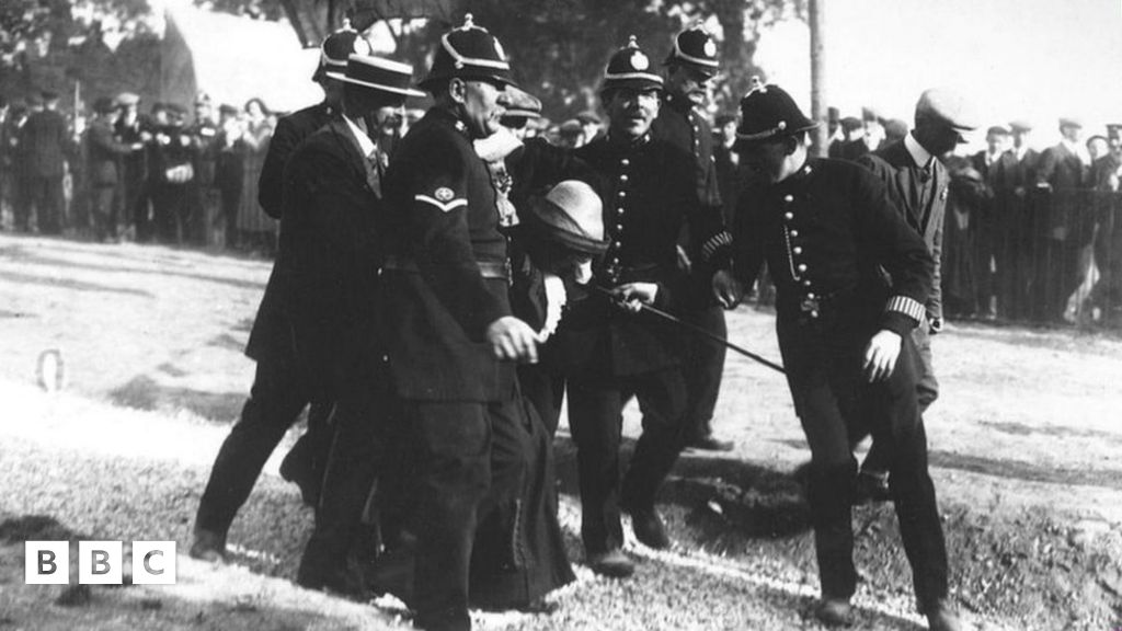 Llanystumdwy 1912: Tynnu gwallt a rhwygo dillad swffragetiaid - BBC ...