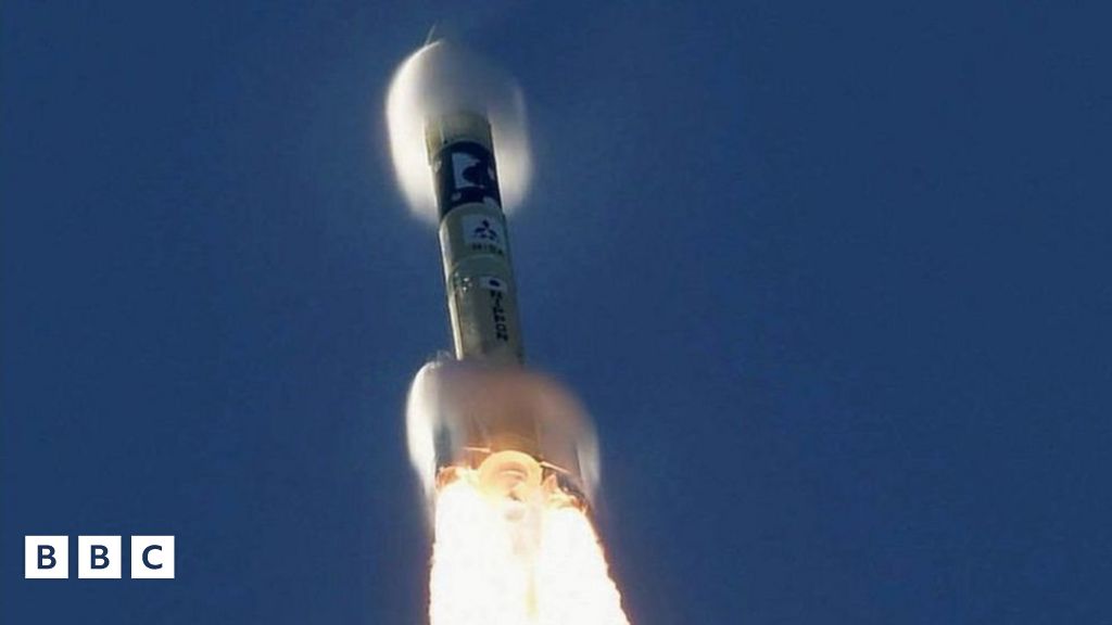 Mars mission: UAE successfully launches Hope probe - BBC Newsround