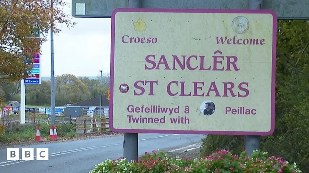 Enwau lleoedd: Oes angen ffurfiau Cymraeg a Saesneg? - BBC Cymru Fyw