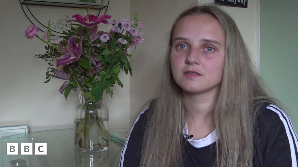 Ymateb llywodraeth i adroddiad gofal yn 'siomedig' - BBC Cymru Fyw