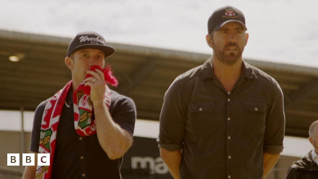 Rhaglenni S4C i gael eu dangos yn yr UDA ar sianel Ryan Reynolds - BBC ...