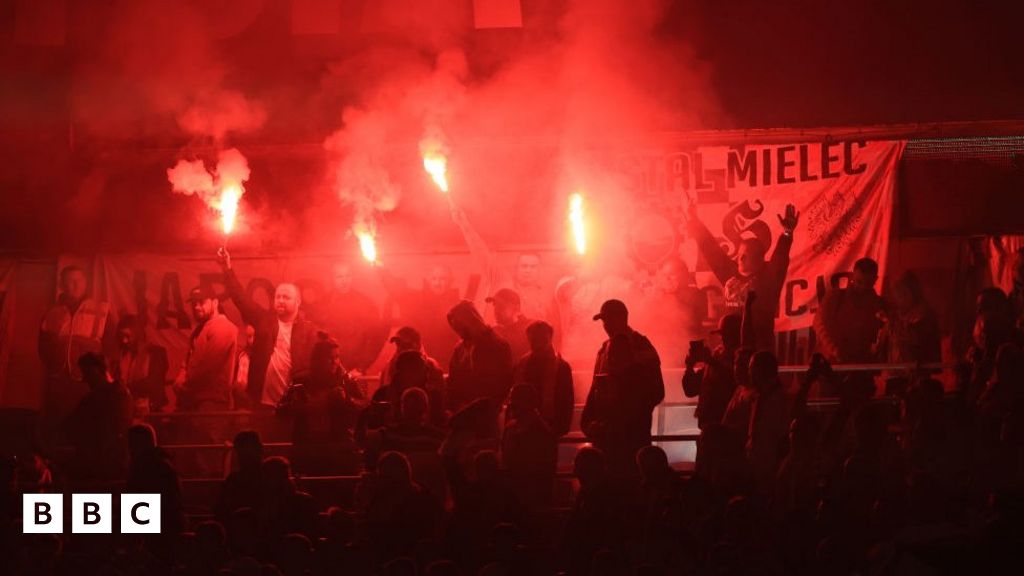 Cymru v Gwlad Pwyl: Rhybudd tân gwyllt cyn gêm Euro 2024 - BBC Cymru Fyw