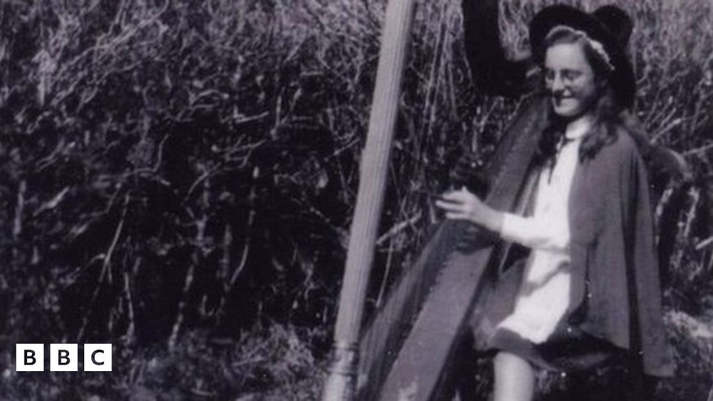 Llio Rhydderch, y delynores draddodiadol sy'n 'athrylith arallfydol ...