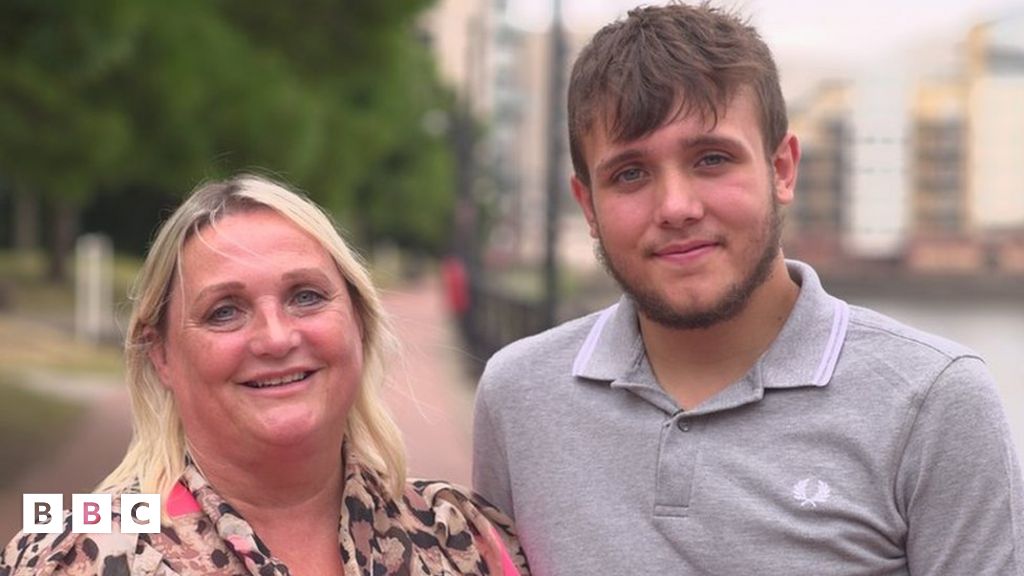 Cynllun peilot incwm sylfaenol: 'Addewid yn cael ei wireddu' - BBC Cymru Fyw