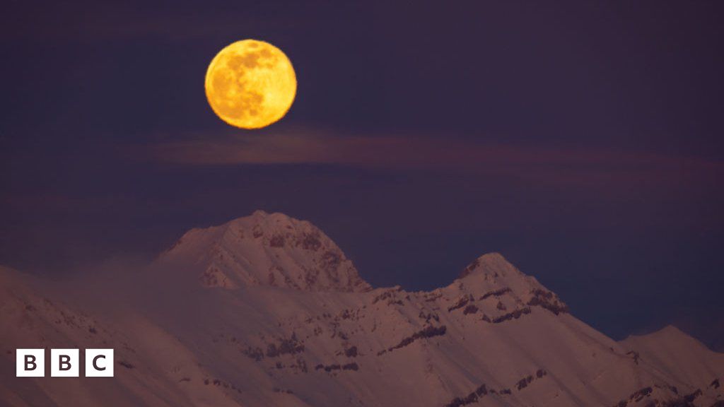Pink Moon: Why is it special, and when will it happen? - BBC Newsround