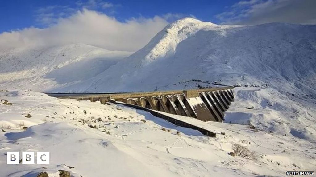 Cruachan a' còrdadh ri caractaran Star Wars - Naidheachdan a' BhBC