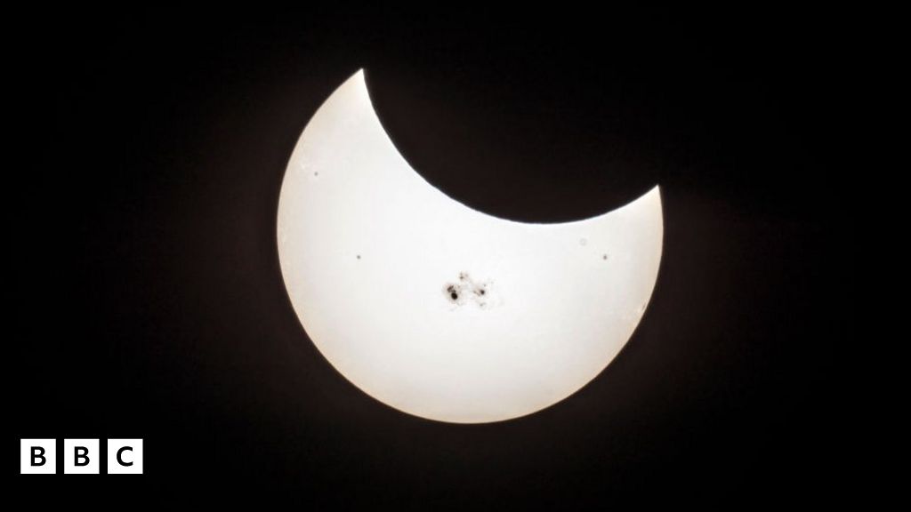 October Stargazing: What's in the sky this month? - BBC Newsround