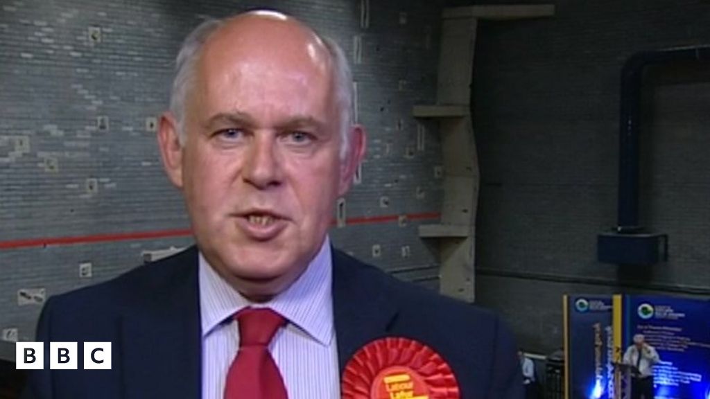 'Dewch â'r Cynulliad i'r gogledd' medd AS Ynys Môn - BBC Cymru Fyw