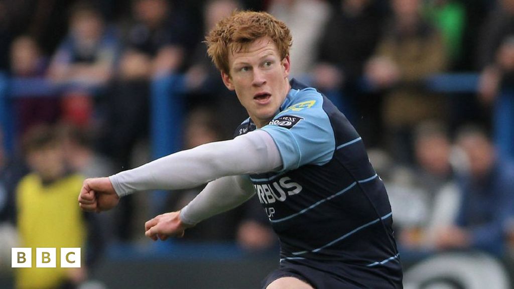 Patchell i ymuno â'r Scarlets ar ddiwedd y tymor - BBC Cymru Fyw