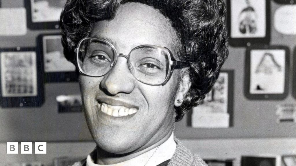 Dewis artist i greu cerflun o'r athrawes Betty Campbell - BBC Cymru Fyw