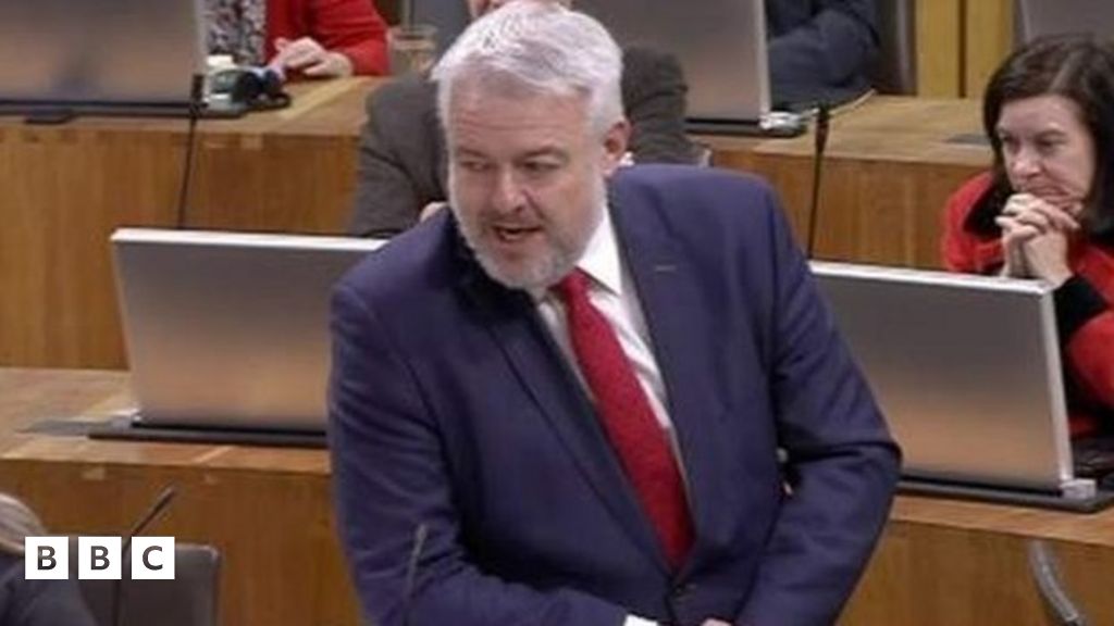 Diwrnod olaf Jones: 'Anrhydedd bod yn Brif Weinidog' - BBC Cymru Fyw