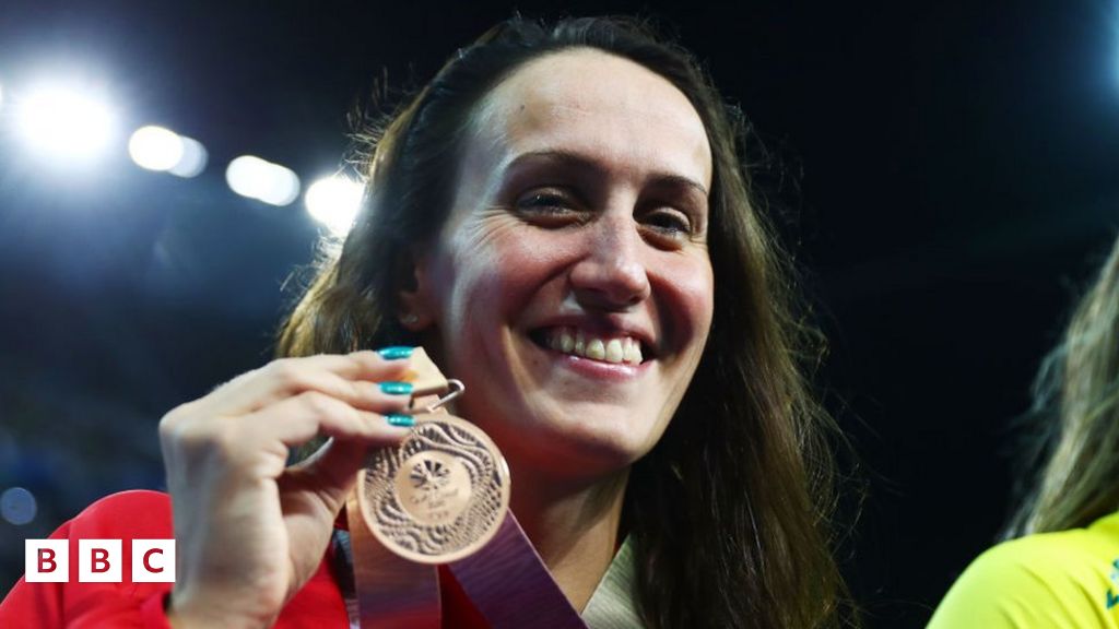 Dyfodol ansicr Gemau'r Gymanwlad yn 'dorcalonnus' - BBC Cymru Fyw