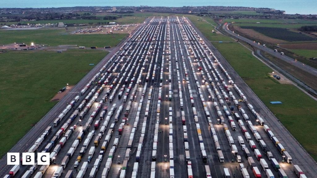 UK-France border reopens following coronavirus travel ban - BBC Newsround