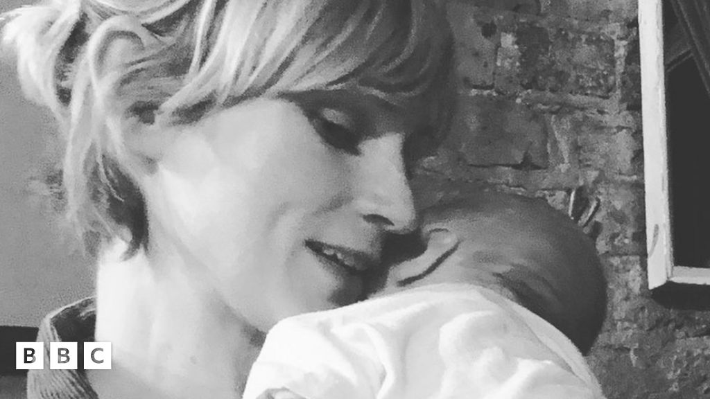 Hannah Daniel: Gwaith, gyrfa a bod yn fam - BBC Cymru Fyw