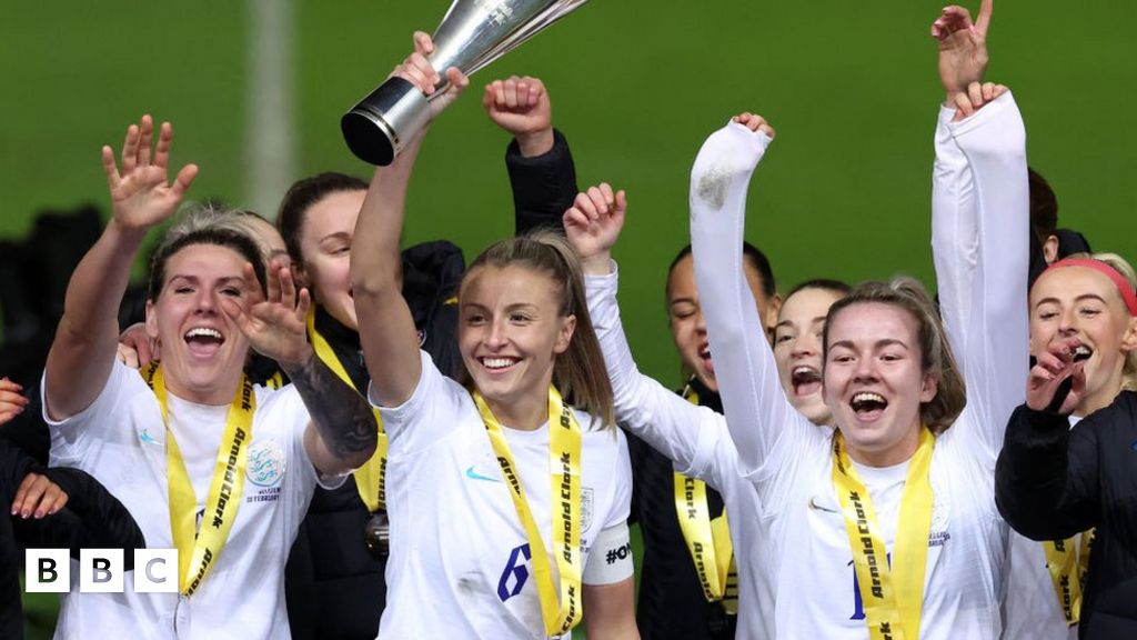 Women's football: Lionesses win the Arnold Clark Cup - BBC Newsround