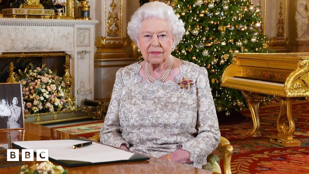 Christmas: What is the Queen's Christmas message? - BBC Newsround