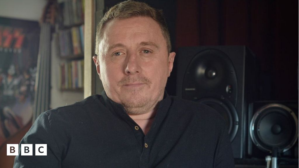 Ble mae'r dychan Cymraeg? - BBC Cymru Fyw