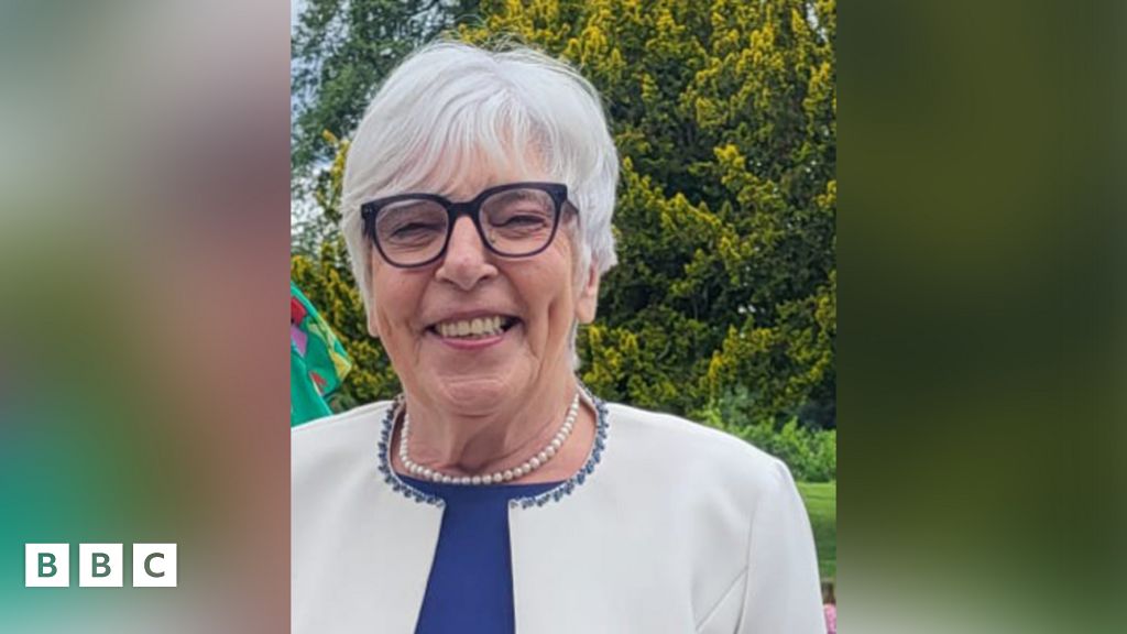 Ateb y Galw: Elin Tudur - BBC Cymru Fyw