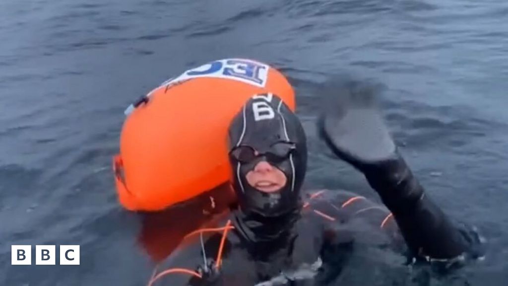 World record: First woman to swim the length of Britain! - BBC Newsround