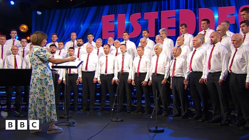 Eisteddfod: Pob côr i gael perfformio yn y prif bafiliwn - BBC Cymru Fyw