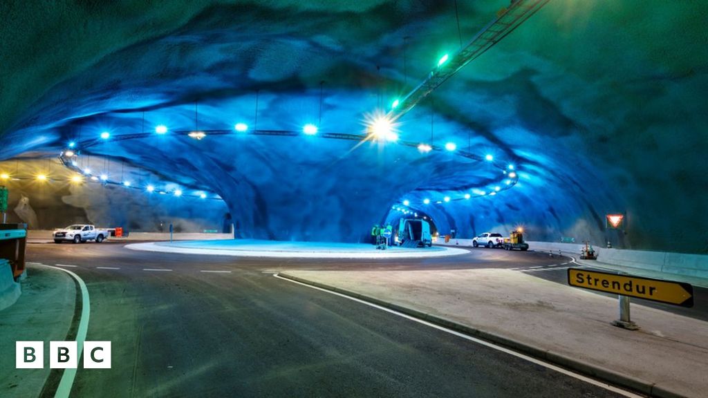 Take a look at the Atlantic's first underwater roundabout! - BBC Newsround