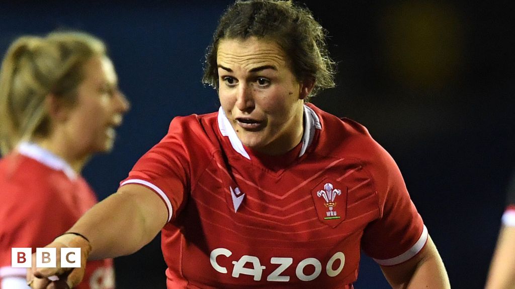 Welsh women's rugby team make history with first professional players ...