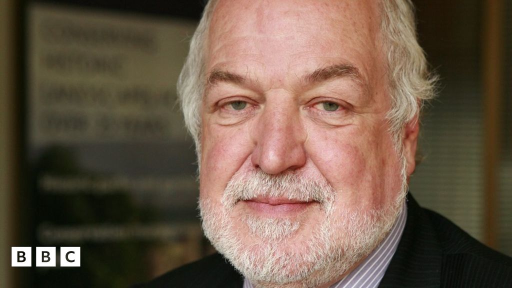 Cadeirydd newydd National Theatre Wales - BBC Cymru Fyw