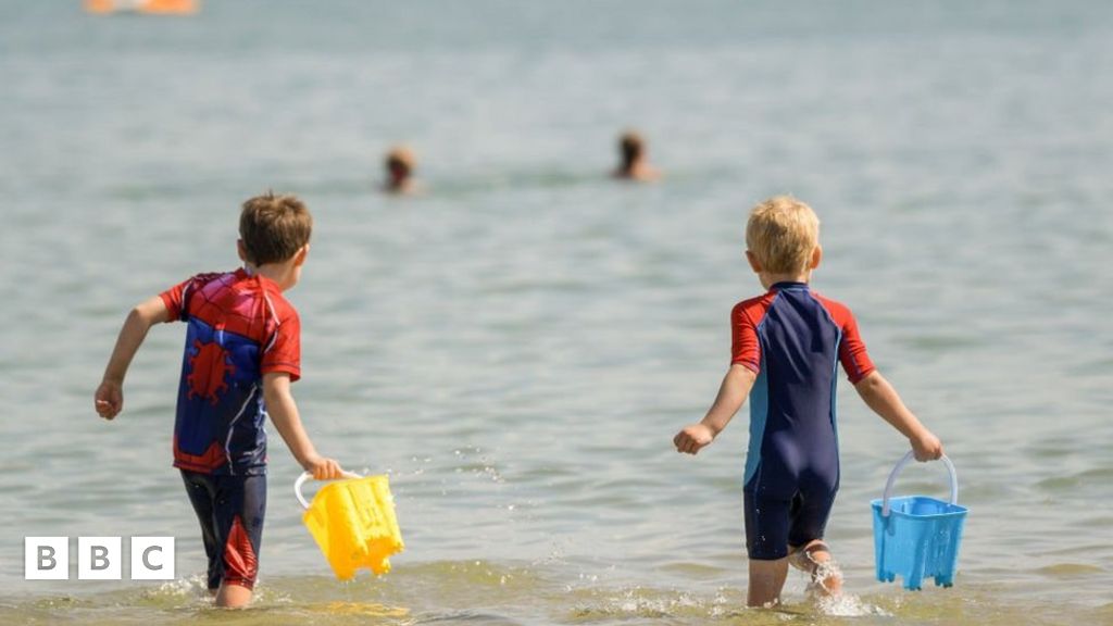 Beach safety: Coastguard warns people to take care - BBC Newsround