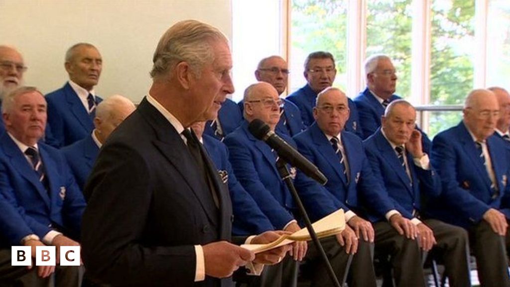 Neges gan y Tywysog Charles ar dorch wedi ei chymryd - BBC Cymru Fyw