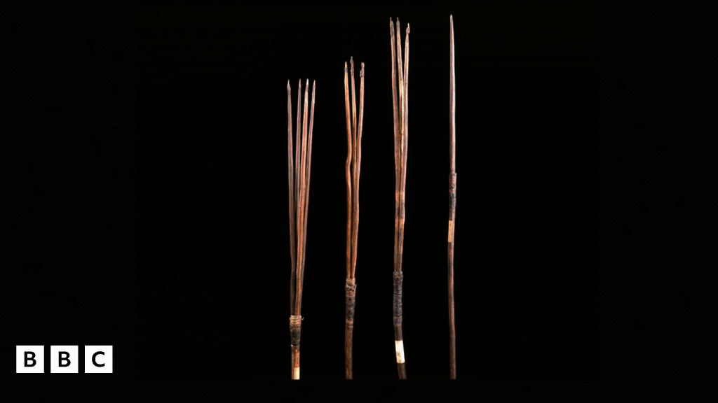 Aboriginal spears to be returned to Australia - BBC Newsround