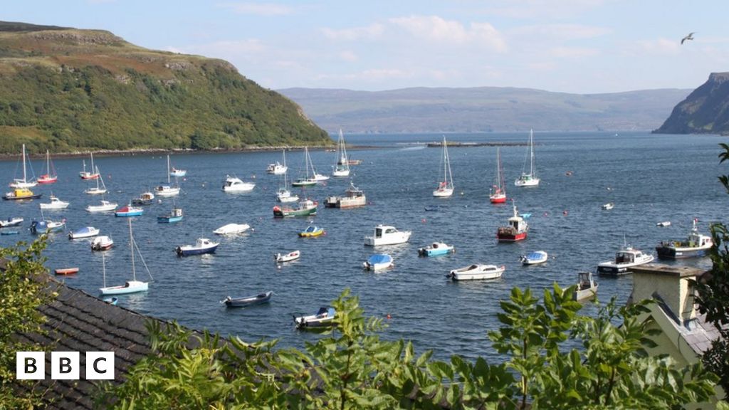 EE ag obair air trioblaidean fòn am Port Rìgh - Naidheachdan a' BhBC