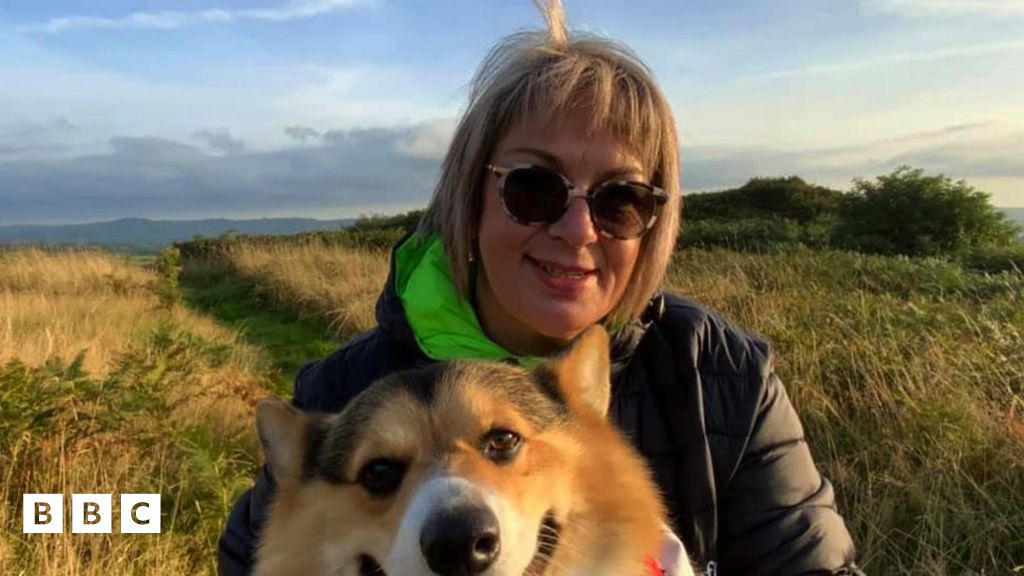 3 Llun: Lluniau pwysicaf Joanna Jones - BBC Cymru Fyw