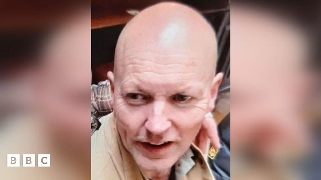 Canfod corff wrth chwilio am ddyn ar goll ar Ynys Môn - BBC Cymru Fyw