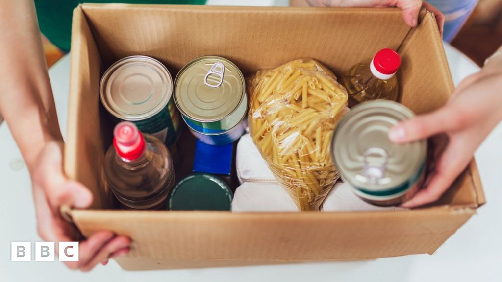 Food banks: Record 2.5m food parcels given to UK families - BBC Newsround
