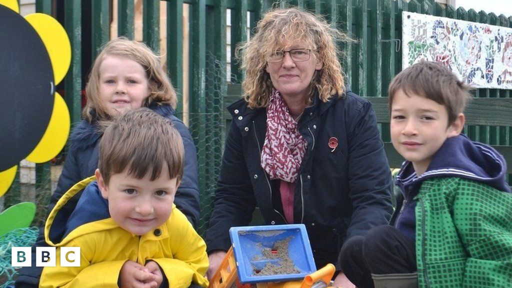 Scotland's most remote school needs a new head teacher! - BBC Newsround