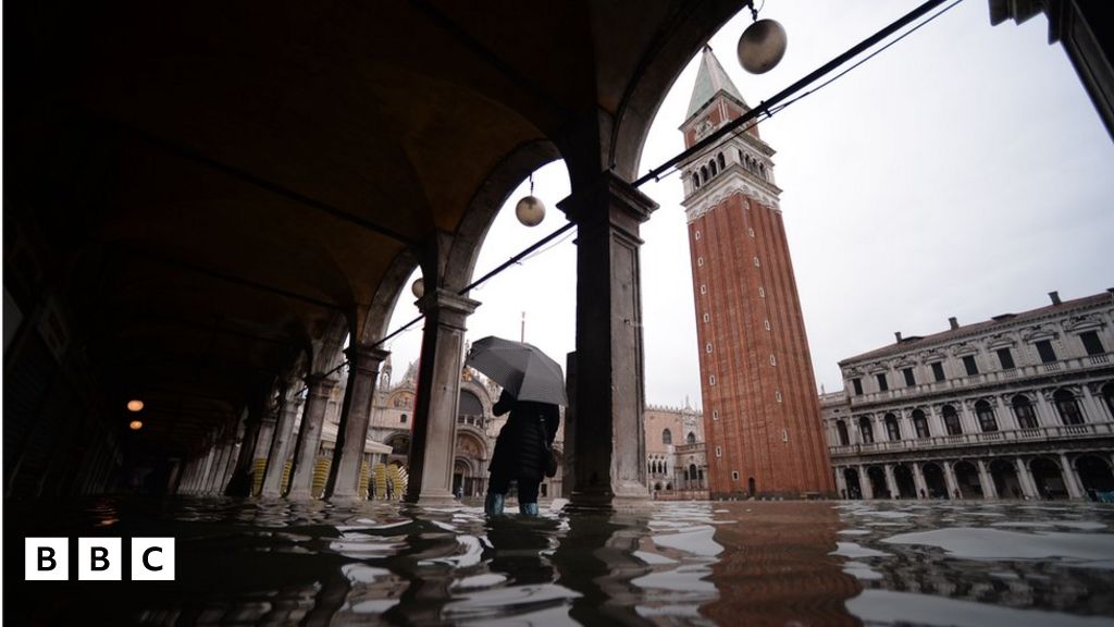 Venice Floods: Warning issued as another high tide heads towards the ...