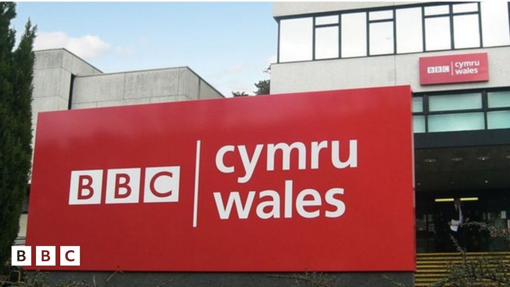 Adroddiad BBC: Llai yn gwylio yn Gymraeg - BBC Cymru Fyw