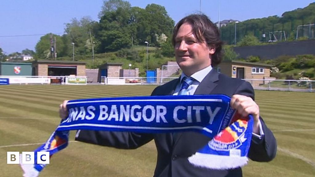 Rheolwr CPD Bangor, Craig Harrison yn gadael y clwb - BBC Cymru Fyw