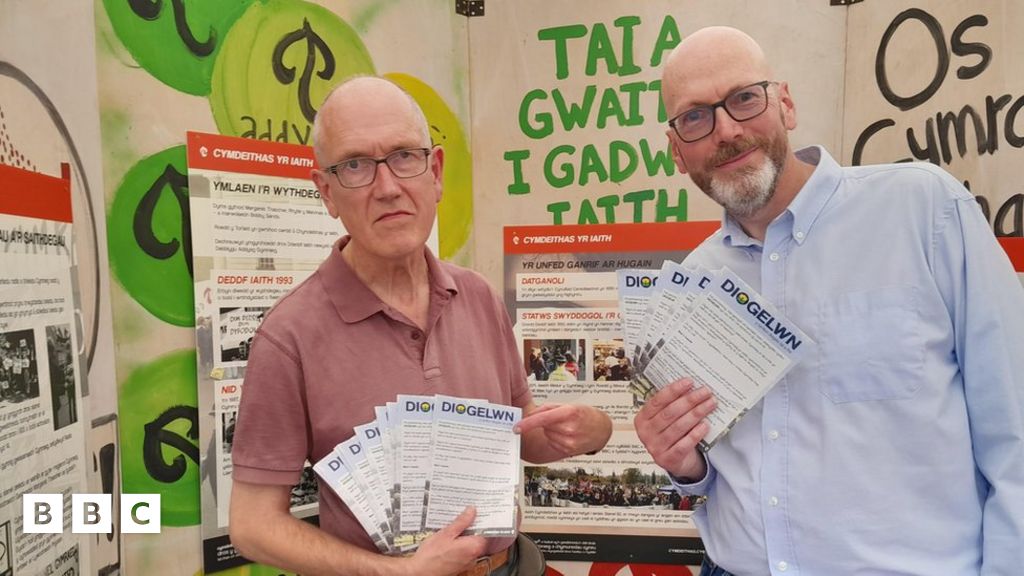 Simon Chandler a'i frwydr i warchod enwau Cymraeg - BBC Cymru Fyw