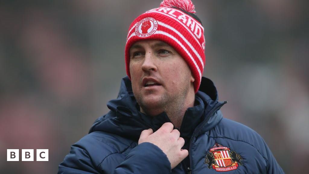 Mike Dodds: Sunderland can 'definitely' make the play-offs - BBC