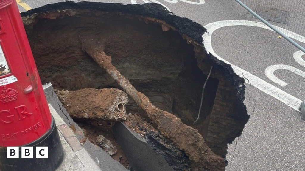 What is a sinkhole? Large sinkhole appears on London street - BBC Newsround