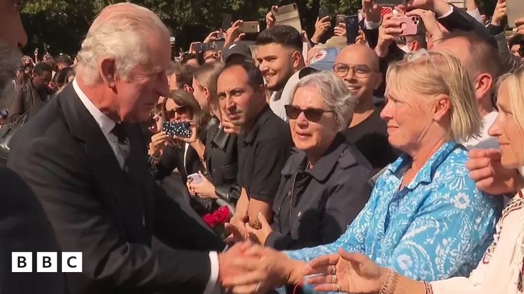 Queen Elizabeth II: Key moments in the day after her death - BBC Newsround