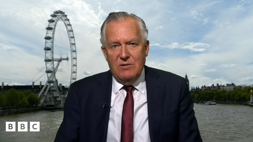 Llafur yng nghanol 'argyfwng', medd cyn Ysgrifennydd Cymru - BBC Cymru Fyw