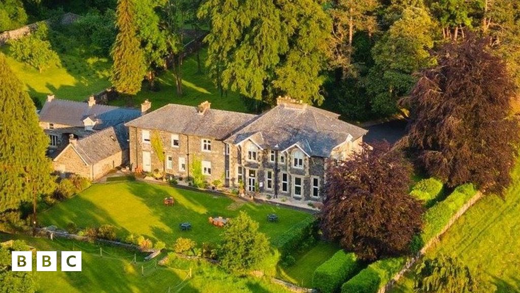 Oriel Ffin y Parc yn symud o Lanrwst i Landudno - BBC Cymru Fyw